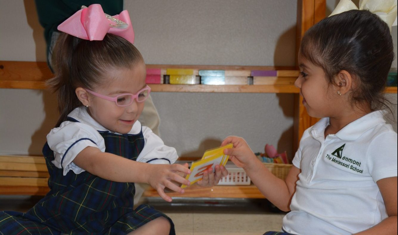 Montessori - Kenmont Montessori School